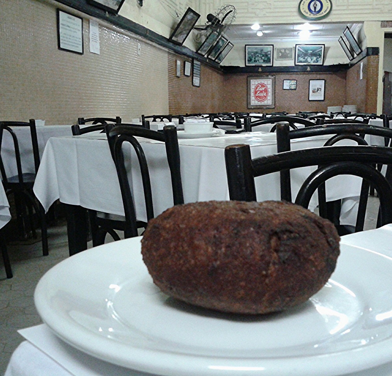 No balcão: o meteorito do Bar Luiz | Diários Gastronômicos